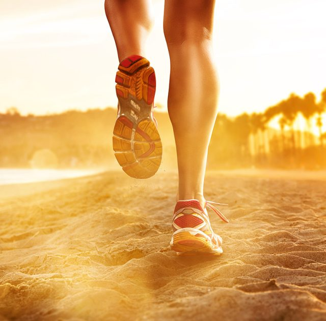 Correr na Praia: 6 Dicas que te vão Ajudar - Blog – GoldNutrition